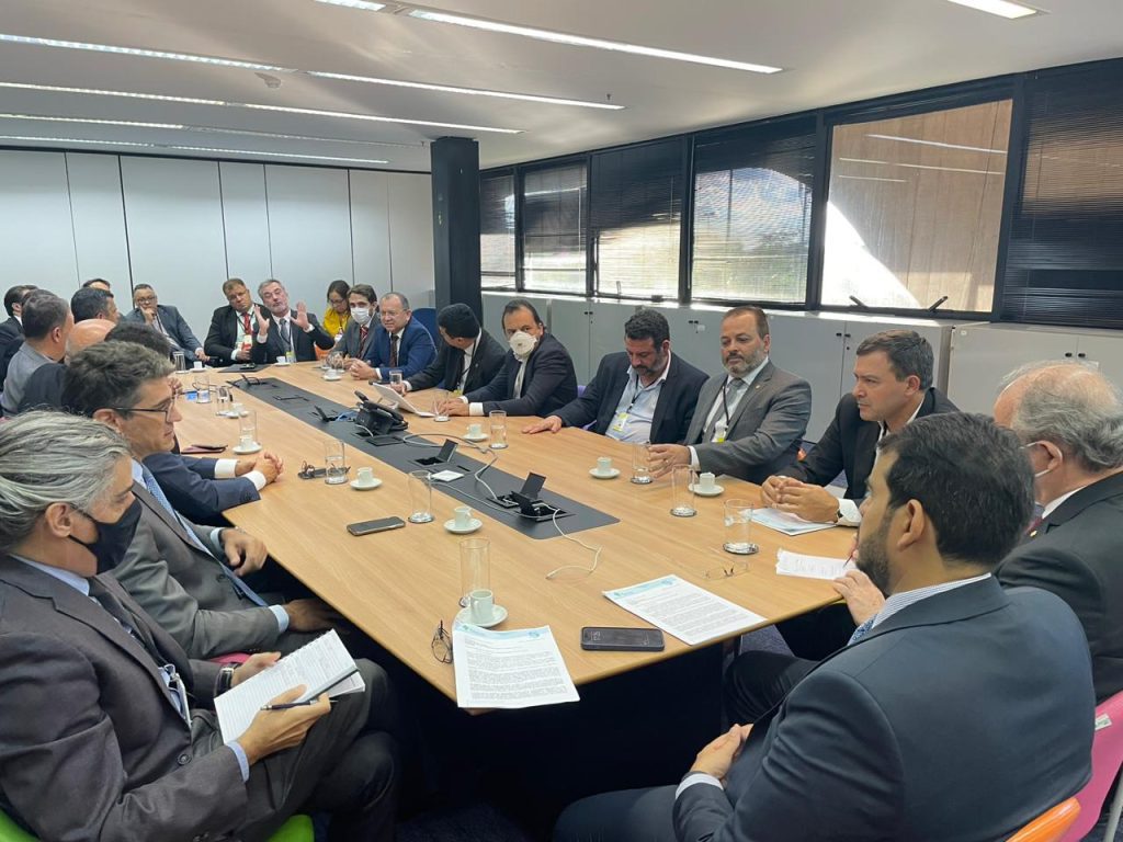 ADPF e outras entidades discutem recomposição salarial com equipe de ...