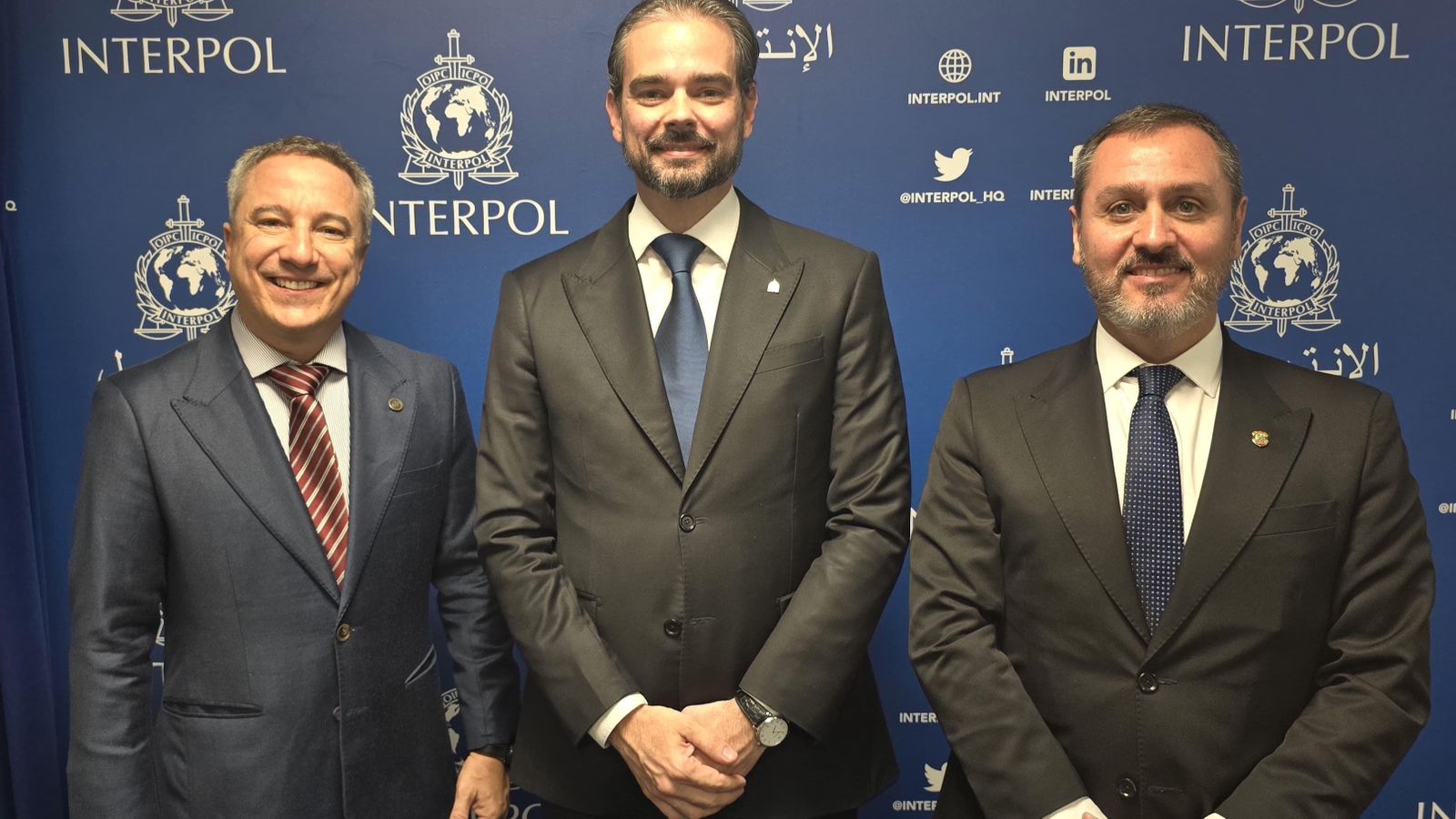 Pela primeira vez, um brasileiro, delegado da PF, é eleito chefe da ...